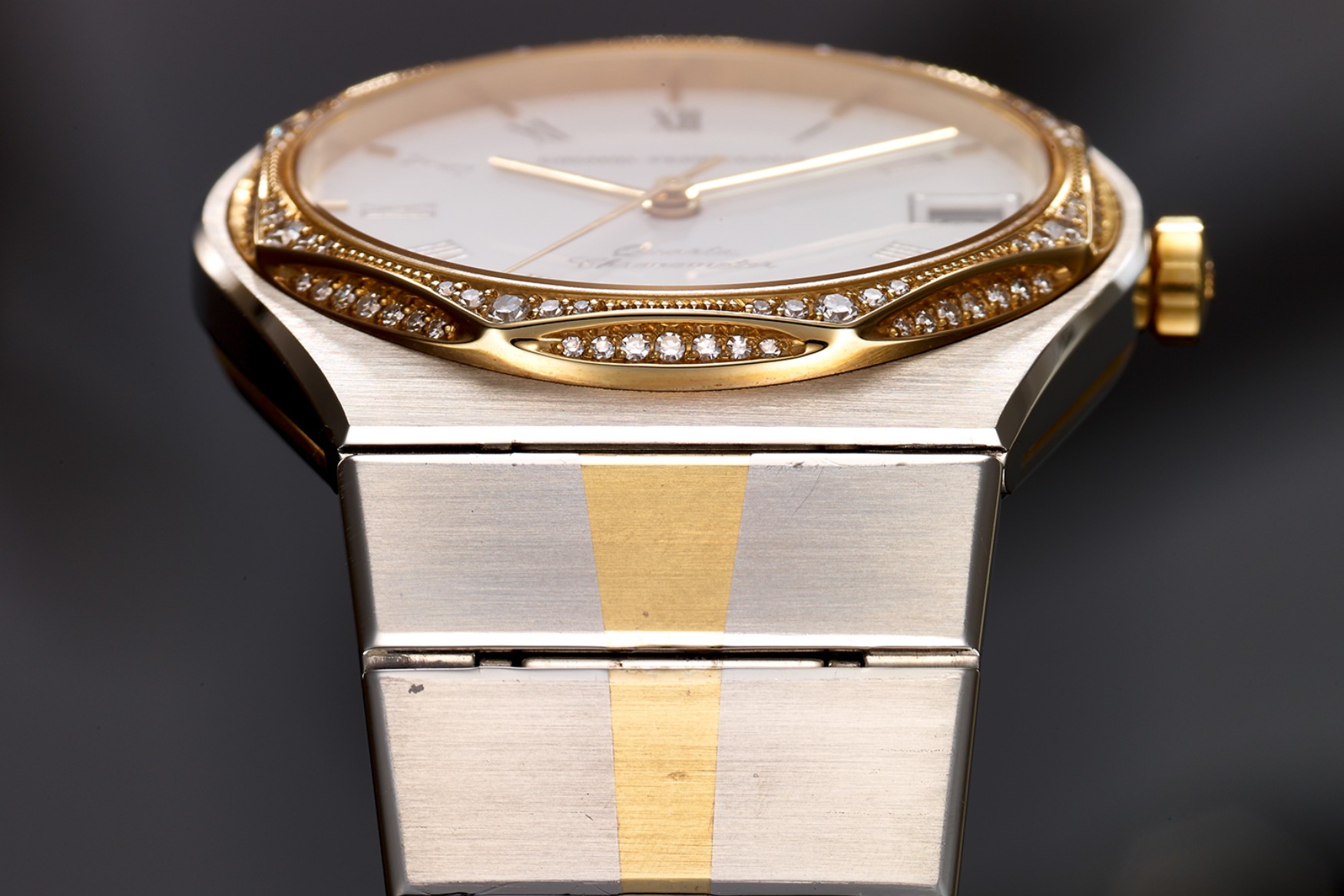 Girard-Perregaux Laureato | THE ICONS